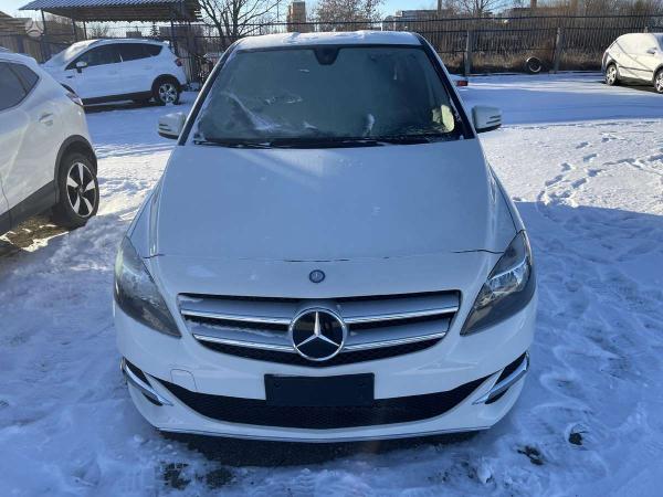 Balts Mercedes-Benz B 200 2016 Panevēža, ar dzinēja tilpumu 2.00 L un nobraukumu 259 tūkst. km par 6750 €, foto 2 vietnē AUTOMOTO.COM.LV