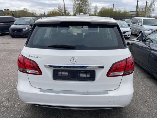 White Mercedes-Benz B 200 2016 in Panevezys, with an engine capacity of 2.00 L and mileage of 259 thousand km for 6250 €, photo 5 on AUTOMOTO.COM.LV
