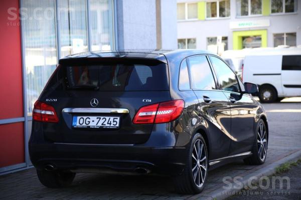 Black Mercedes-Benz B 220 2015 in Riga, with an engine capacity of 2.20 L and mileage of 180 thousand km for 9995 €, photo 7 on AUTOMOTO.COM.LV