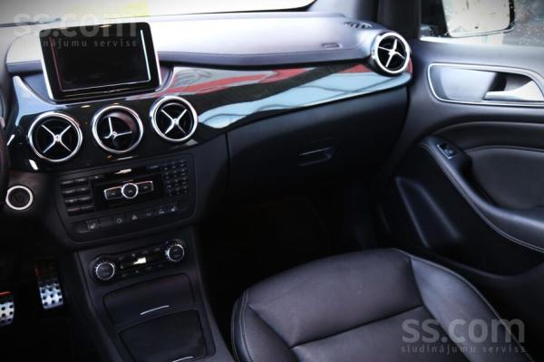 Black Mercedes-Benz B 220 2015 in Riga, with an engine capacity of 2.20 L and mileage of 180 thousand km for 9995 €, photo 9 on AUTOMOTO.COM.LV
