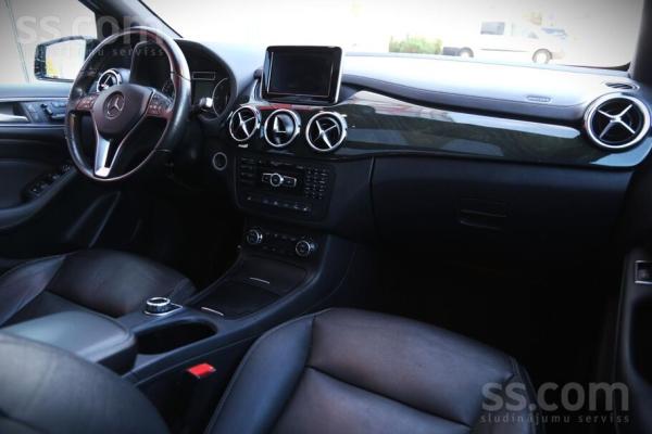 Black Mercedes-Benz B 220 2015 in Riga, with an engine capacity of 2.20 L and mileage of 180 thousand km for 9995 €, photo 10 on AUTOMOTO.COM.LV