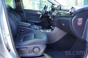 Grey Mercedes-Benz B 220 2014 in Riga, with an engine capacity of 2.10 L and mileage of 162 thousand km for 8390 €, photo 15 on AUTOMOTO.COM.LV