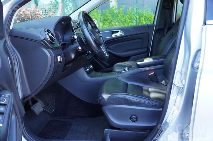 Grey Mercedes-Benz B 220 2014 in Riga, with an engine capacity of 2.10 L and mileage of 162 thousand km for 8390 €, photo 17 on AUTOMOTO.COM.LV