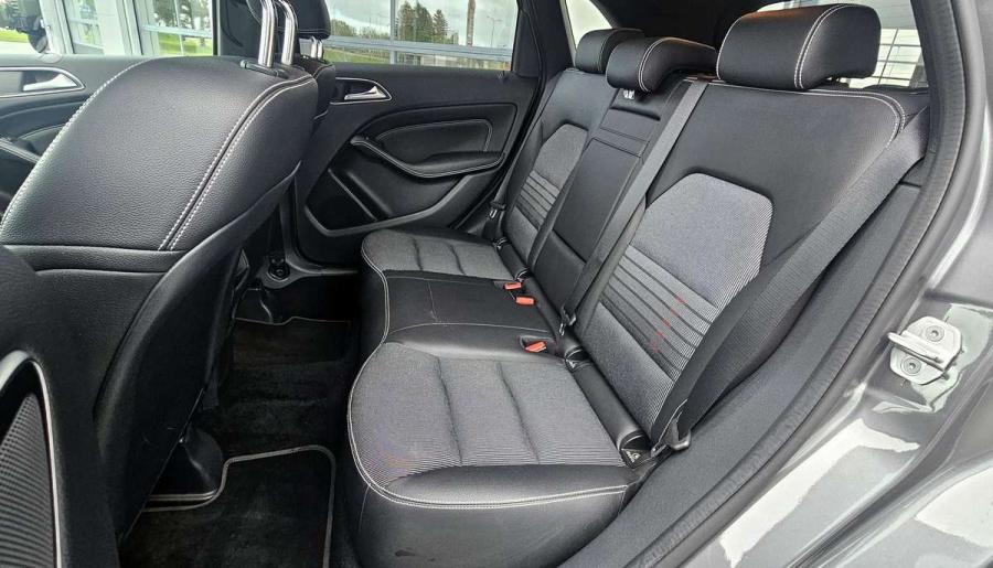 Grey Mercedes-Benz B 220 2017 in Klaipeda, with an engine capacity of 1.99 L and mileage of 96 thousand km for 14000 €, photo 18 on AUTOMOTO.COM.LV