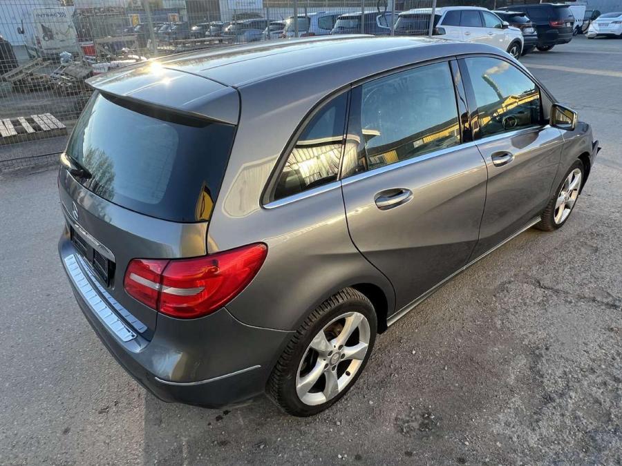 Pelēks Mercedes-Benz B 220 2014 Kauņa, ar dzinēja tilpumu 2.00 L un nobraukumu 126 tūkst. km par 5500 €, foto 3 vietnē AUTOMOTO.COM.LV