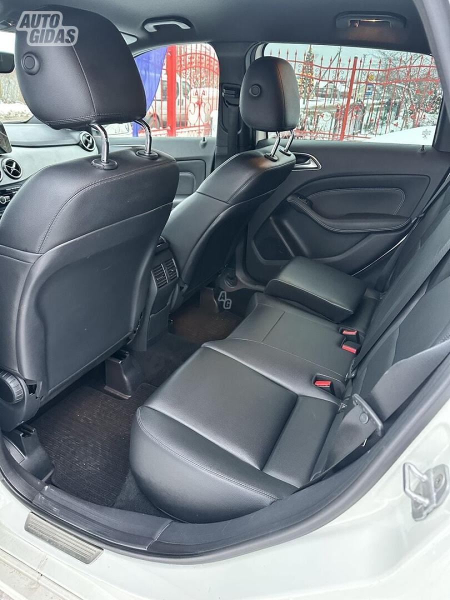 Mercedes-Benz B 220 2013 Pabradė, ar dzinēja tilpumu 2.10 L un nobraukumu 216 tūkst. km par 7350 €, foto 13 vietnē AUTOMOTO.COM.LV