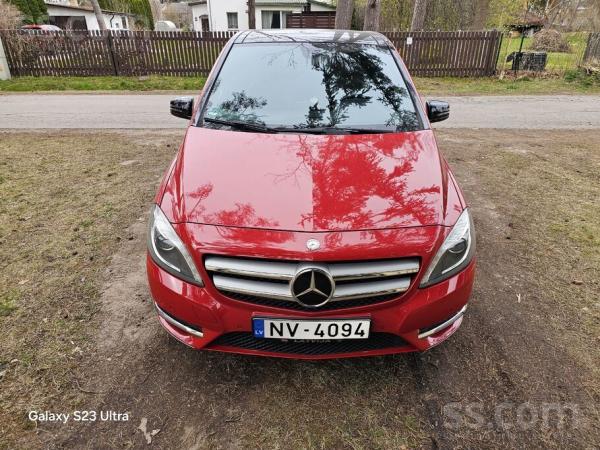 Sarkans Mercedes-Benz B 220 2013 Jūrmala, ar dzinēja tilpumu 2.20 L un nobraukumu 271 tūkst. km par 7500 €, foto 1 vietnē AUTOMOTO.COM.LV