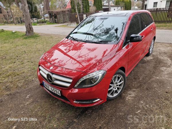 Red Mercedes-Benz B 220 2013 in Jurmala, with an engine capacity of 2.20 L and mileage of 271 thousand km for 7500 €, photo 3 on AUTOMOTO.COM.LV