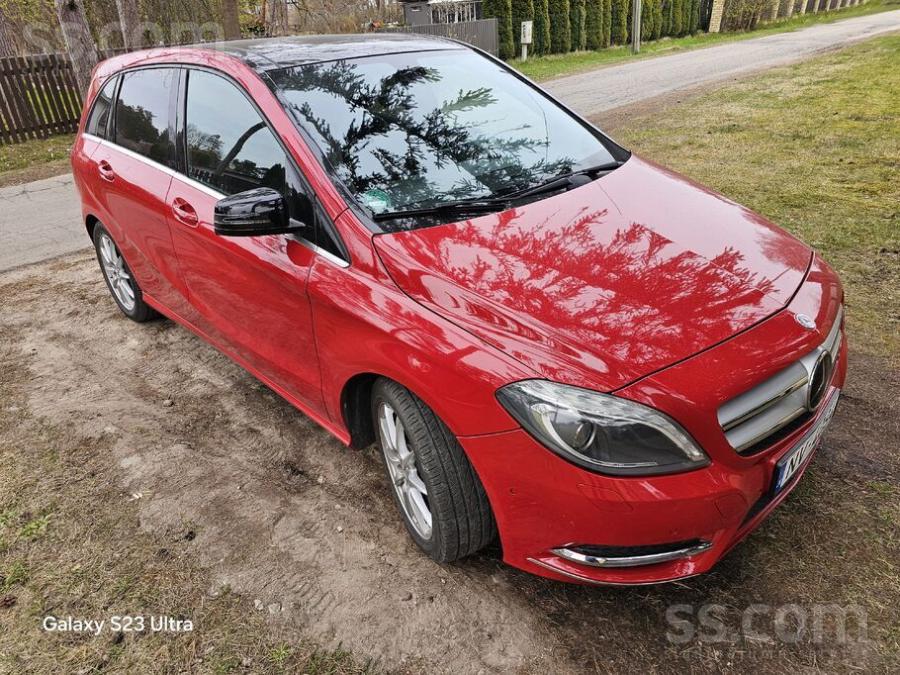 Красный Мерседес Б 220 2013 в Юрмала, объемом двигателя 2.20 л и пробегом 271 тыс. км за 7500 €, фото 4 на AUTOMOTO.COM.LV