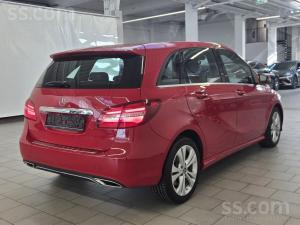 Sarkans Mercedes-Benz B 220 2017 Rīga, ar dzinēja tilpumu 2.10 L un nobraukumu 239 tūkst. km par 10990 €, foto 6 vietnē AUTOMOTO.COM.LV