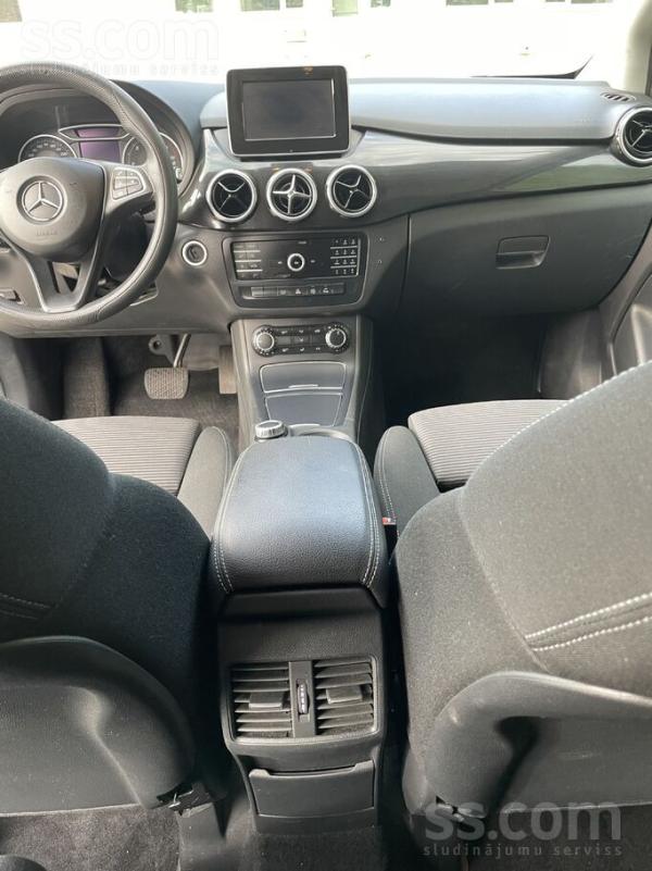 White Mercedes-Benz B 220 2019 in Cesis, with an engine capacity of 2.20 L and mileage of 142 thousand km for 8700 €, photo 7 on AUTOMOTO.COM.LV