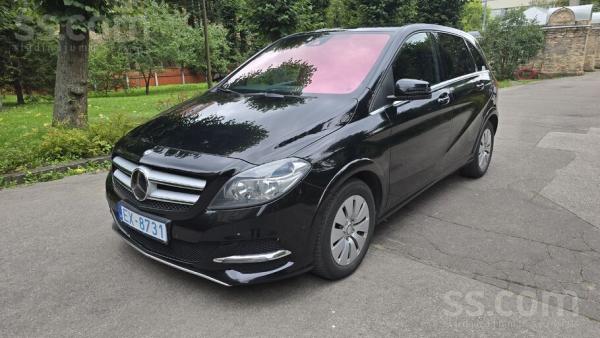 Мерседес Б 250 2015 в Рига на AUTOMOTO.COM.LV Черный Мерседес Б 250 2015 в Рига, объемом двигателя 0.00 л и пробегом 80 тыс. км за 8000 €, фото 4 на AUTOMOTO.COM.LV