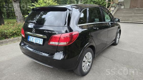 Мерседес Б 250 2015 в Рига на AUTOMOTO.COM.LV Черный Мерседес Б 250 2015 в Рига, объемом двигателя 0.00 л и пробегом 80 тыс. км за 8000 €, фото 5 на AUTOMOTO.COM.LV