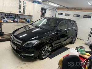 Black Mercedes-Benz b-250 2015 in Riga, with an engine capacity of 0.00 L and mileage of 122 thousand km for 8800 €, photo 1 on AUTOMOTO.COM.LV