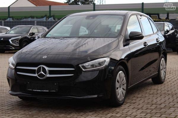 Black Mercedes-Benz b-250 2022 in Kaunas, with an engine capacity of 1.30 L and mileage of 42 thousand km for 25480 €, photo 1 on AUTOMOTO.COM.LV