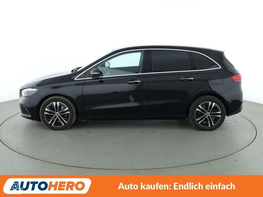 Black Mercedes-Benz b-250 2023 in Kaunas, with an engine capacity of 1.30 L and mileage of 61 thousand km for 28746 €, photo 3 on AUTOMOTO.COM.LV