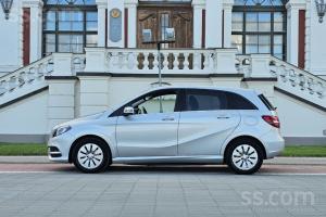 Pelēks Mercedes-Benz b-250 2016 Jelgava, ar dzinēja tilpumu 0.00 L un nobraukumu 68 tūkst. km par 9990 €, foto 5 vietnē AUTOMOTO.COM.LV