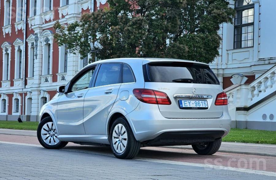 Pelēks Mercedes-Benz b-250 2016 Jelgava, ar dzinēja tilpumu 0.00 L un nobraukumu 68 tūkst. km par 9990 €, foto 8 vietnē AUTOMOTO.COM.LV