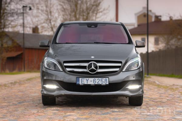Pelēks Mercedes-Benz b-250 2015 Jelgava, ar dzinēja tilpumu 0.00 L un nobraukumu 96 tūkst. km par 11000 €, foto 1 vietnē AUTOMOTO.COM.LV