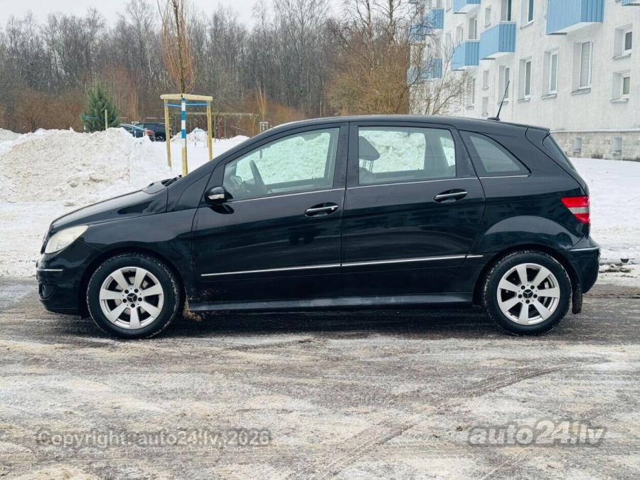 Melns Mercedes-Benz B-Class 2006 Tallina, ar dzinēja tilpumu 2.00 L un nobraukumu 272 tūkst. km par 1990 €, foto 4 vietnē AUTOMOTO.COM.LV