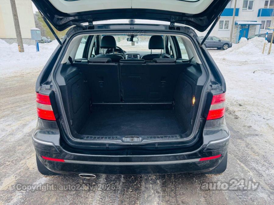Melns Mercedes-Benz B-Class 2006 Tallina, ar dzinēja tilpumu 2.00 L un nobraukumu 272 tūkst. km par 1990 €, foto 9 vietnē AUTOMOTO.COM.LV