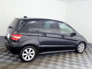 Melns Mercedes-Benz B-Class 2006 Tallina, ar dzinēja tilpumu 2.00 L un nobraukumu 369 tūkst. km par 999 €, foto 3 vietnē AUTOMOTO.COM.LV