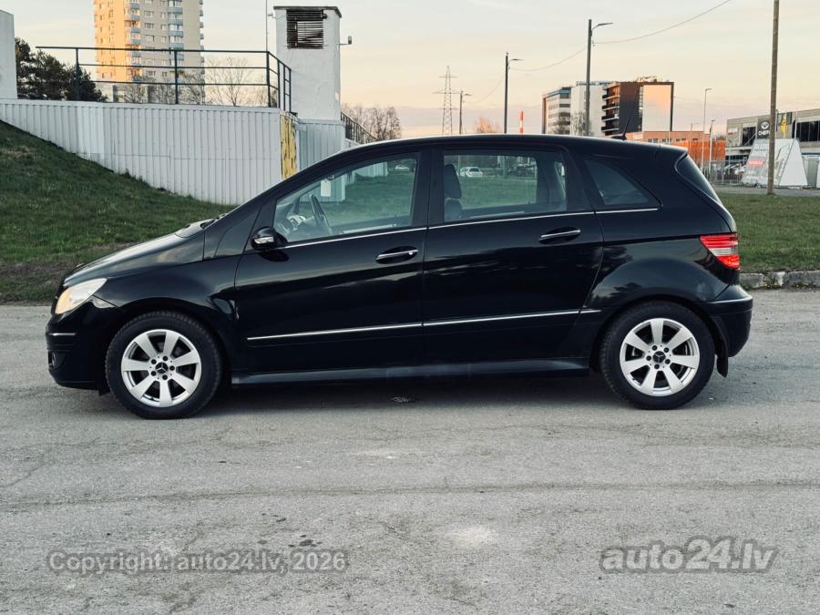 Melns Mercedes-Benz B-Class 2006 Tallina, ar dzinēja tilpumu 2.00 L un nobraukumu 272 tūkst. km par 1990 €, foto 6 vietnē AUTOMOTO.COM.LV