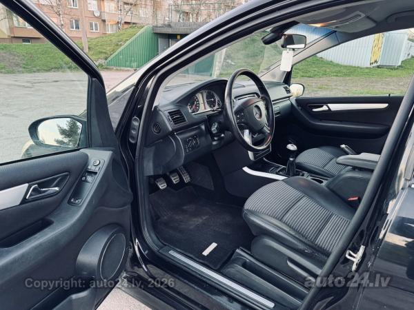 Black Mercedes-Benz B-Class 2006 in Tallinn, with an engine capacity of 2.00 L and mileage of 272 thousand km for 1990 €, photo 8 on AUTOMOTO.COM.LV