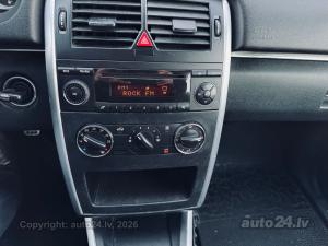 Melns Mercedes-Benz B-Class 2006 Tallina, ar dzinēja tilpumu 2.00 L un nobraukumu 272 tūkst. km par 1990 €, foto 17 vietnē AUTOMOTO.COM.LV