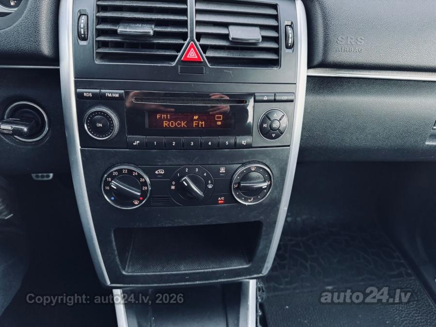 Melns Mercedes-Benz B-Class 2006 Tallina, ar dzinēja tilpumu 2.00 L un nobraukumu 272 tūkst. km par 1990 €, foto 17 vietnē AUTOMOTO.COM.LV