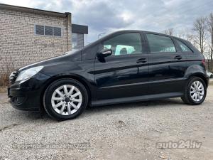 Black Mercedes-Benz B-Class 2007 in Narva, with an engine capacity of 2.00 L and mileage of 312 thousand km for 2499 €, photo 12 on AUTOMOTO.COM.LV