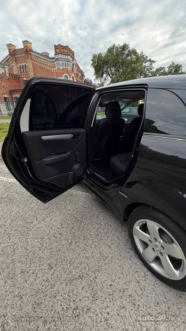 Black Mercedes-Benz B-Class 2007 in Tallinn, with an engine capacity of 1.70 L and mileage of 165 thousand km for 3900 €, photo 5 on AUTOMOTO.COM.LV