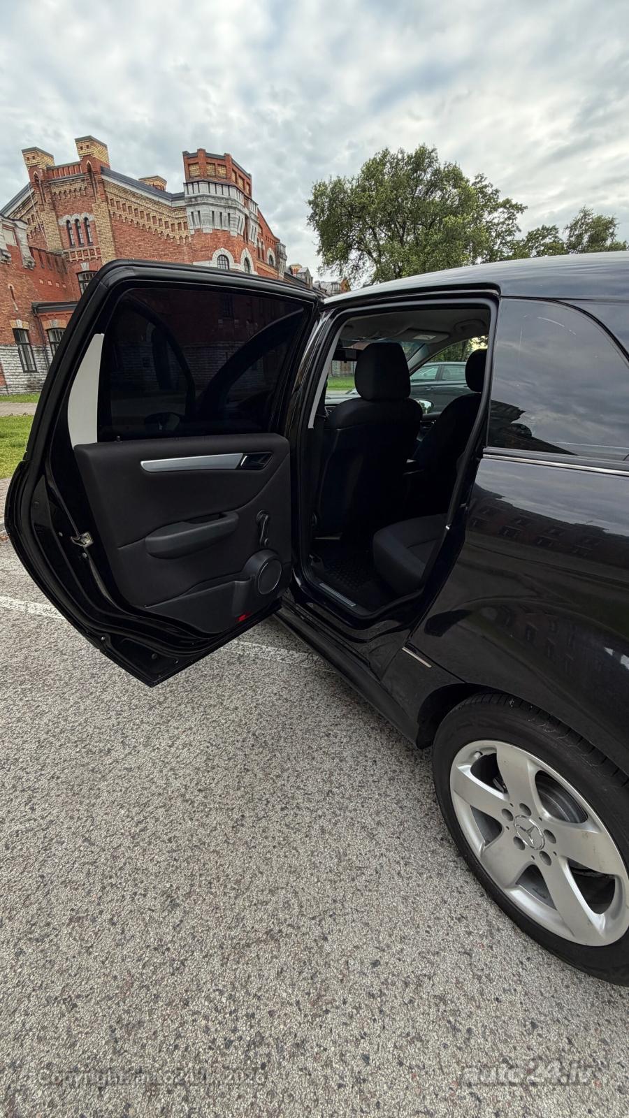 Melns Mercedes-Benz B-Class 2007 Tallina, ar dzinēja tilpumu 1.70 L un nobraukumu 165 tūkst. km par 3900 €, foto 6 vietnē AUTOMOTO.COM.LV