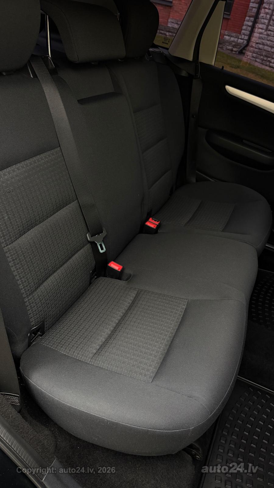 Melns Mercedes-Benz B-Class 2007 Tallina, ar dzinēja tilpumu 1.70 L un nobraukumu 165 tūkst. km par 3900 €, foto 7 vietnē AUTOMOTO.COM.LV