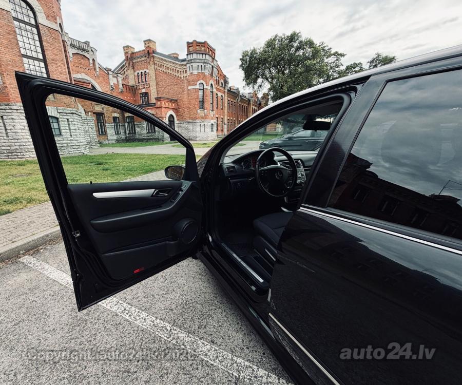 Melns Mercedes-Benz B-Class 2007 Tallina, ar dzinēja tilpumu 1.70 L un nobraukumu 165 tūkst. km par 3900 €, foto 10 vietnē AUTOMOTO.COM.LV