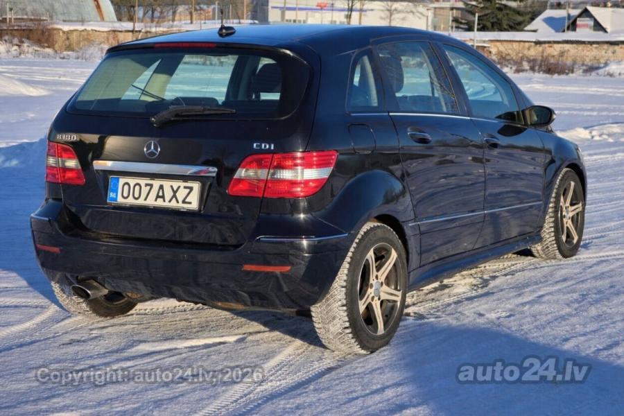 Melns Mercedes-Benz B-Class 2008 Kivieli, ar dzinēja tilpumu 2.00 L un nobraukumu 330 tūkst. km par 3900 €, foto 3 vietnē AUTOMOTO.COM.LV