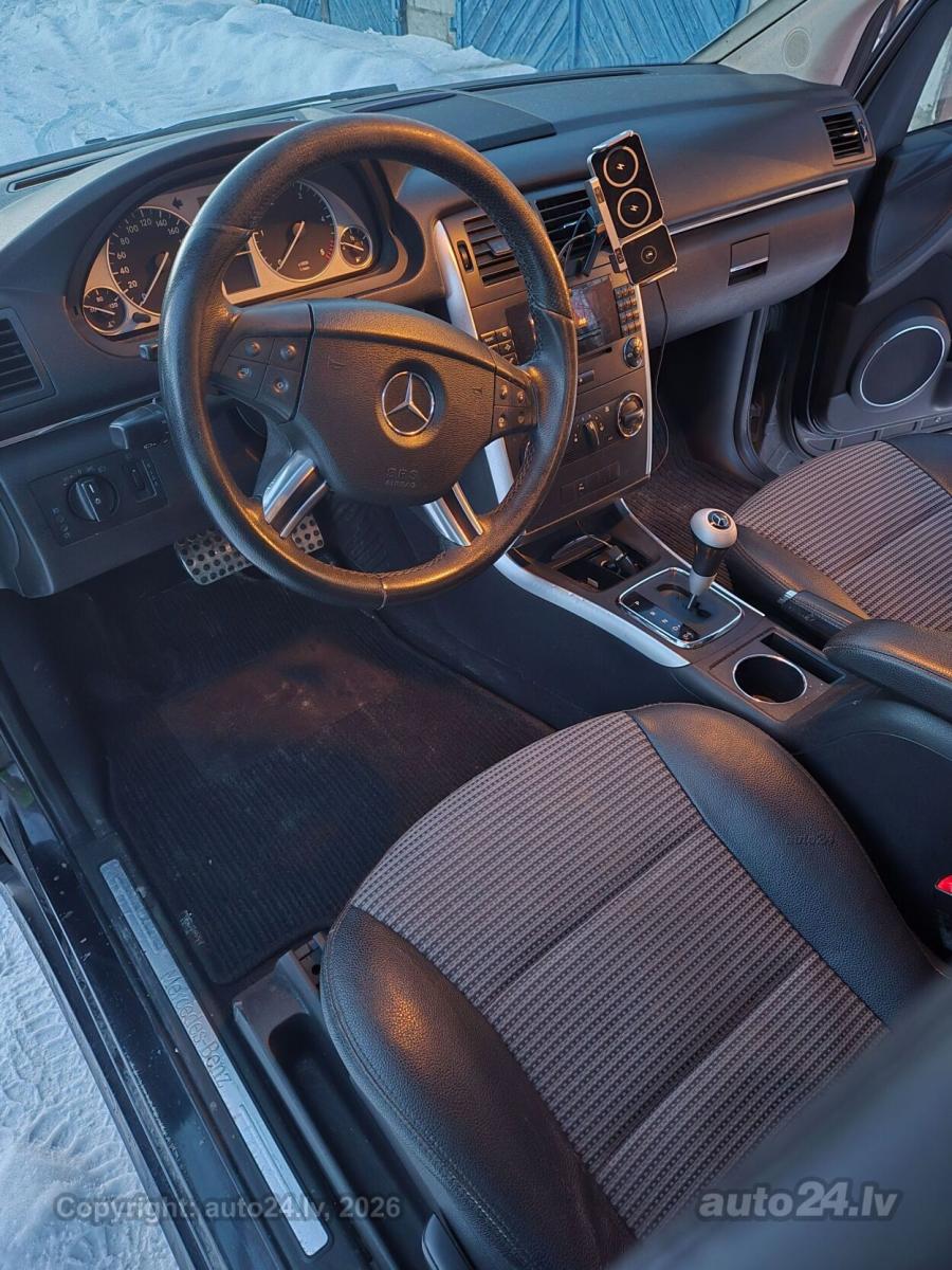 Melns Mercedes-Benz B-Class 2008 Kivieli, ar dzinēja tilpumu 2.00 L un nobraukumu 330 tūkst. km par 3900 €, foto 5 vietnē AUTOMOTO.COM.LV