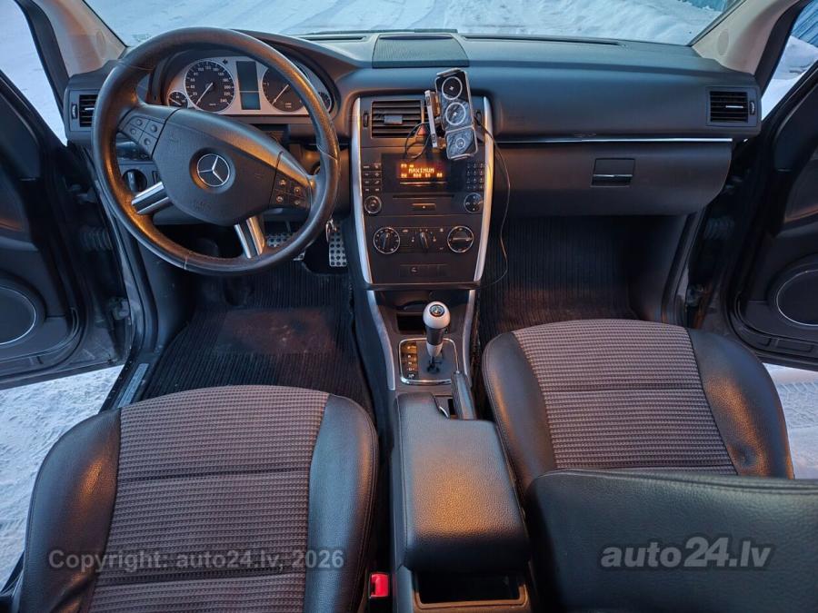 Melns Mercedes-Benz B-Class 2008 Kivieli, ar dzinēja tilpumu 2.00 L un nobraukumu 330 tūkst. km par 3900 €, foto 6 vietnē AUTOMOTO.COM.LV