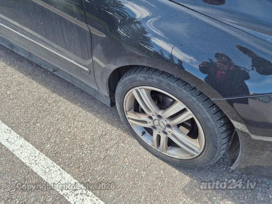 Black Mercedes-Benz B-Class 2009 in Tallinn, with an engine capacity of 2.00 L and mileage of 0 thousand km for 600 €, photo 4 on AUTOMOTO.COM.LV