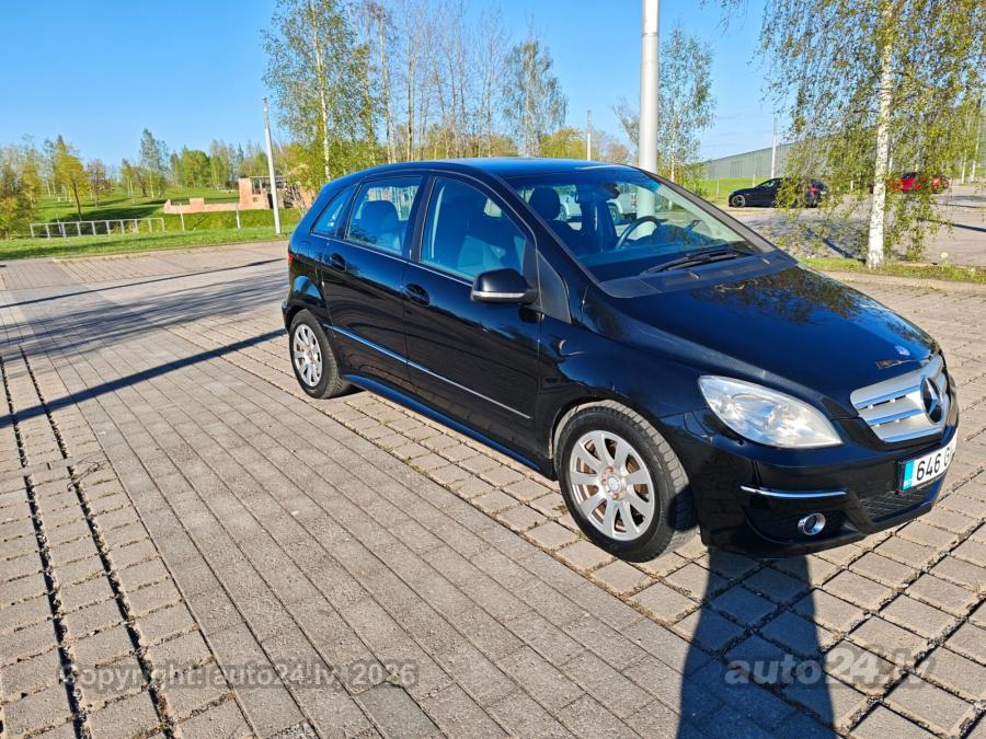 Melns Mercedes-Benz B-Class 2009 Tartu, ar dzinēja tilpumu 2.00 L un nobraukumu 237 tūkst. km par 3299 €, foto 10 vietnē AUTOMOTO.COM.LV
