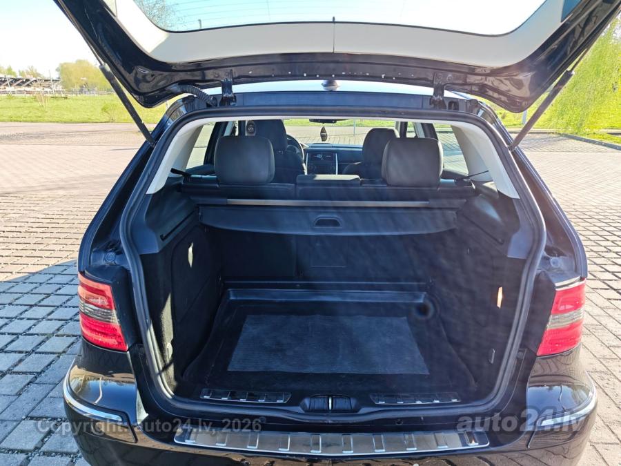 Melns Mercedes-Benz B-Class 2009 Tartu, ar dzinēja tilpumu 2.00 L un nobraukumu 237 tūkst. km par 3299 €, foto 12 vietnē AUTOMOTO.COM.LV