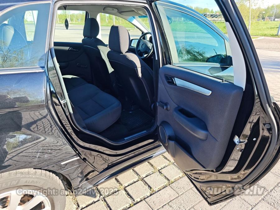 Melns Mercedes-Benz B-Class 2009 Tartu, ar dzinēja tilpumu 2.00 L un nobraukumu 237 tūkst. km par 3299 €, foto 15 vietnē AUTOMOTO.COM.LV