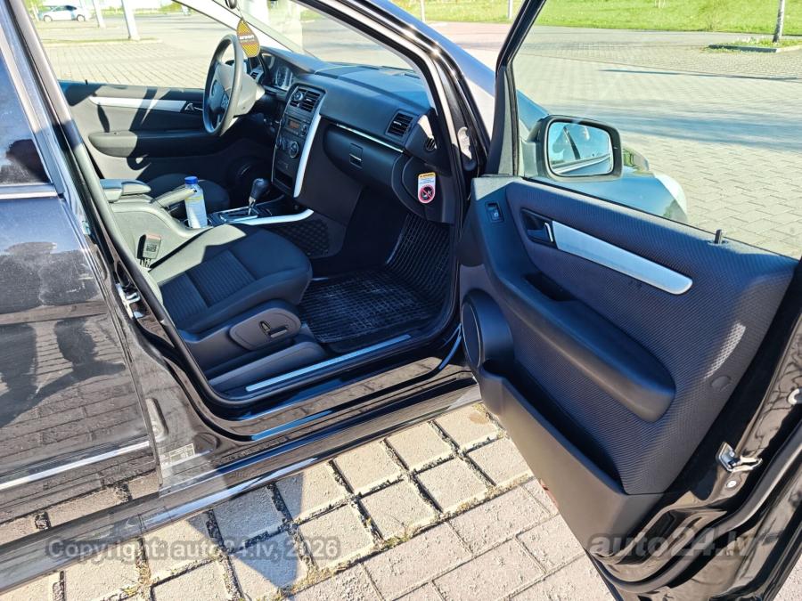 Melns Mercedes-Benz B-Class 2009 Tartu, ar dzinēja tilpumu 2.00 L un nobraukumu 237 tūkst. km par 3299 €, foto 17 vietnē AUTOMOTO.COM.LV