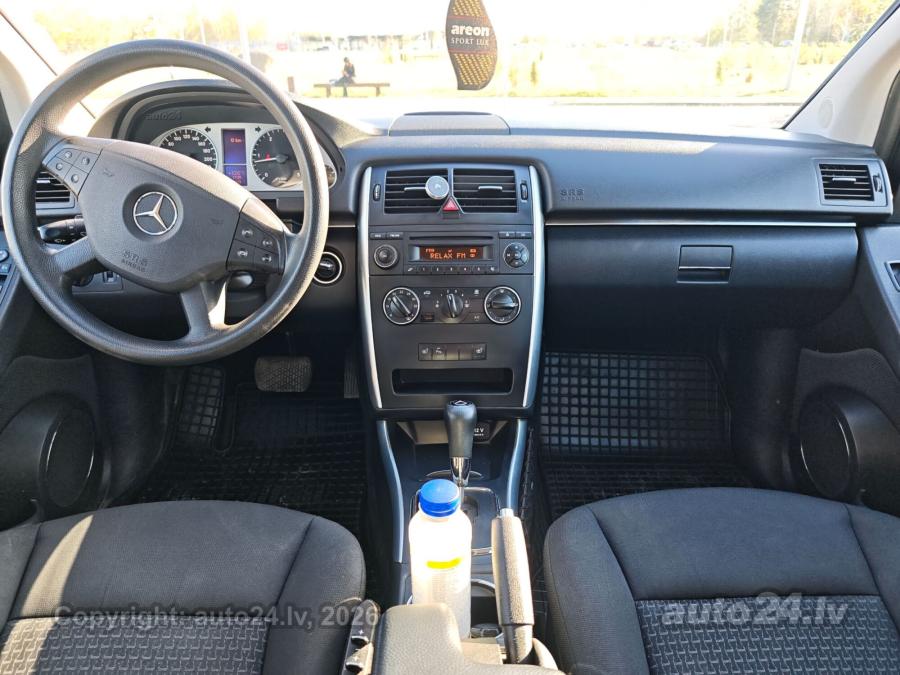 Melns Mercedes-Benz B-Class 2009 Tartu, ar dzinēja tilpumu 2.00 L un nobraukumu 237 tūkst. km par 3299 €, foto 18 vietnē AUTOMOTO.COM.LV