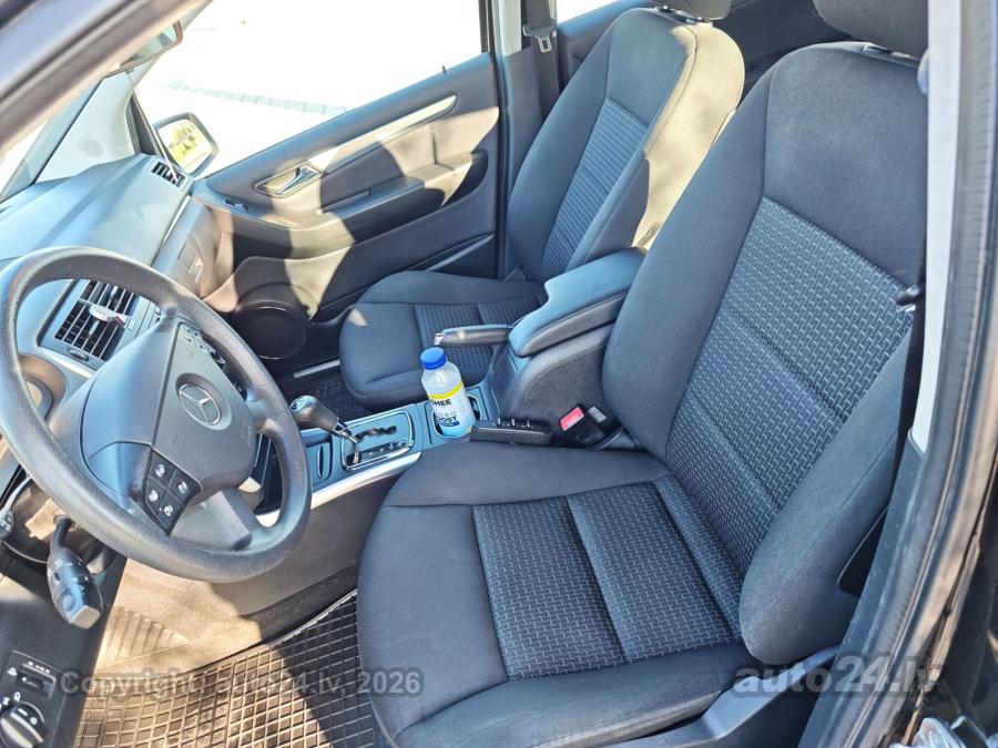 Melns Mercedes-Benz B-Class 2009 Tartu, ar dzinēja tilpumu 2.00 L un nobraukumu 237 tūkst. km par 3299 €, foto 23 vietnē AUTOMOTO.COM.LV