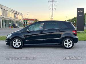 Black Mercedes-Benz B-Class 2009 in Narva, with an engine capacity of 2.00 L and mileage of 224 thousand km for 1999 €, photo  on AUTOMOTO.COM.LV