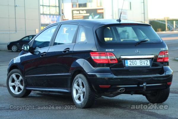 Melns Mercedes-Benz B-Class 2010 Tartu, ar dzinēja tilpumu 2.00 L un nobraukumu 288 tūkst. km par 2599 €, foto 4 vietnē AUTOMOTO.COM.LV