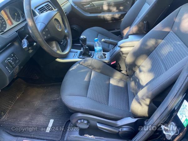 Melns Mercedes-Benz B-Class 2011 Tallina, ar dzinēja tilpumu 2.00 L un nobraukumu 351 tūkst. km par 2999 €, foto 7 vietnē AUTOMOTO.COM.LV