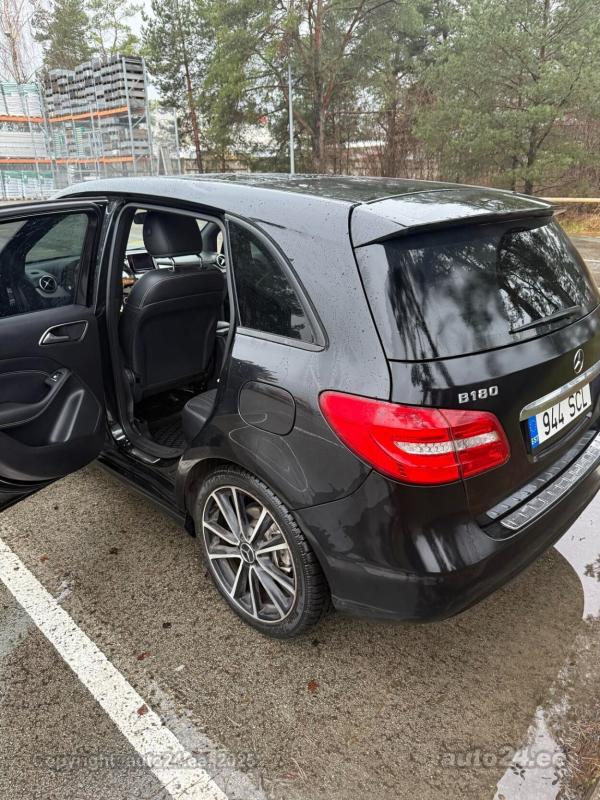 Melns Mercedes-Benz B-Class 2012 Tallina, ar dzinēja tilpumu 1.80 L un nobraukumu 176 tūkst. km par 12450 €, foto 11 vietnē AUTOMOTO.COM.LV