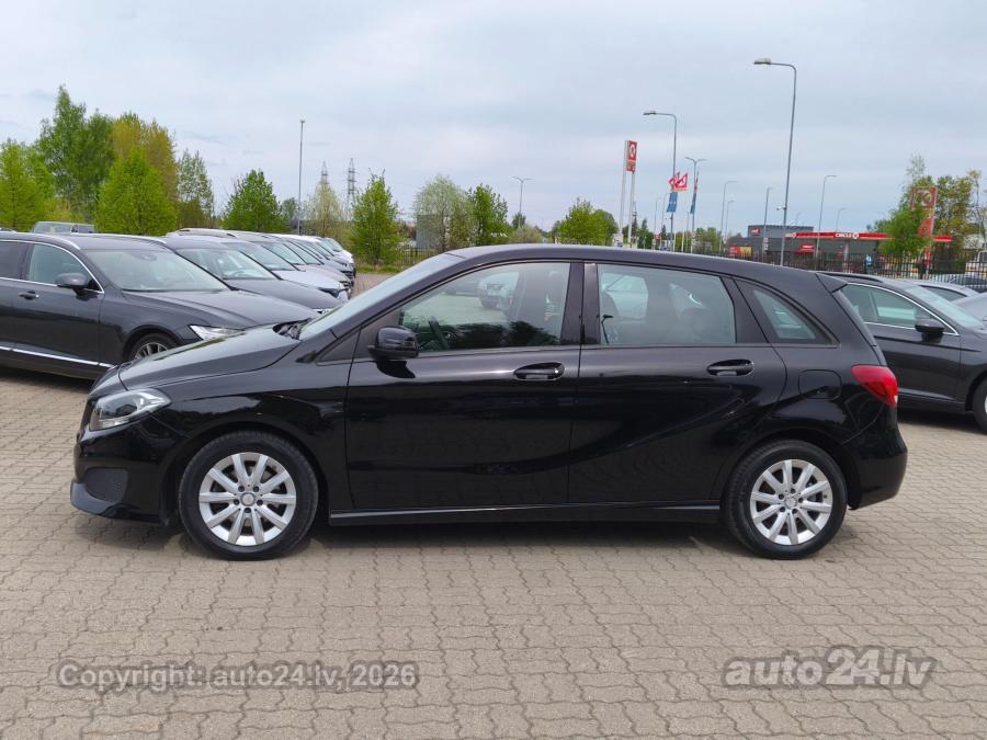 Melns Mercedes-Benz B-Class 2017 Tartu, ar dzinēja tilpumu 2.10 L un nobraukumu 150 tūkst. km par 12999 €, foto 3 vietnē AUTOMOTO.COM.LV